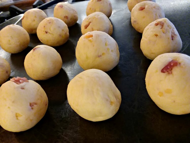 Chebe Bacon and Cheddar Rolls - Chebe Recipes